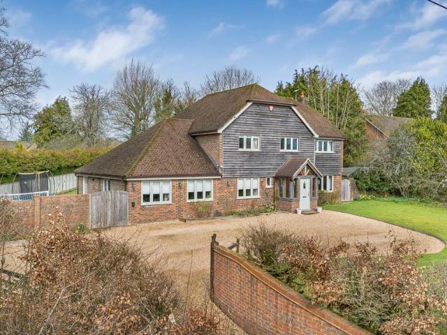 5 bedroom detached house for sale