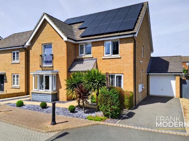 5 bedroom detached house for sale