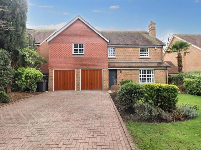 5 bedroom detached house for sale