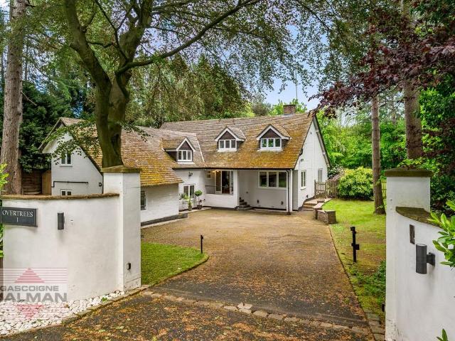 5 bedroom detached house for sale