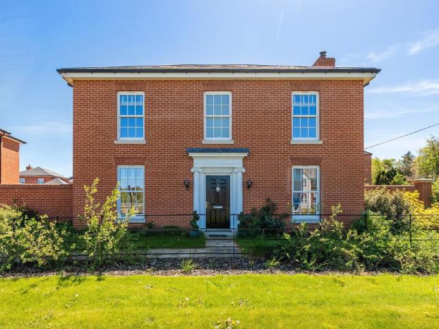 5 bedroom detached house for sale