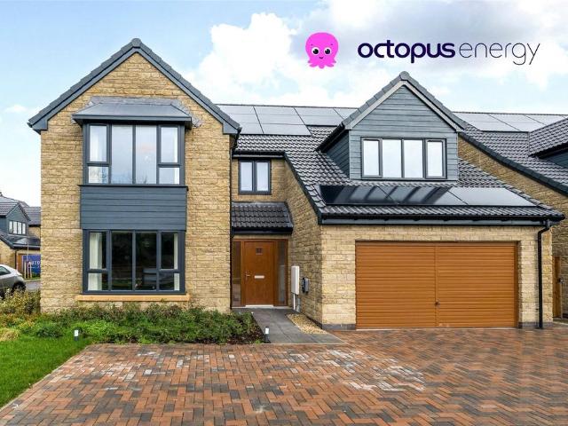5 bedroom detached house for sale