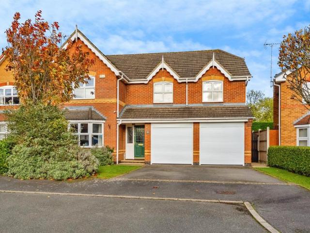 5 bedroom detached house for sale