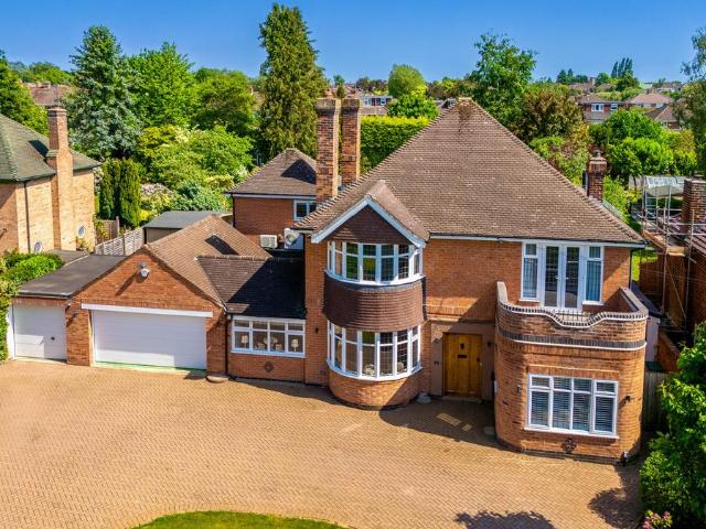 5 bedroom detached house for sale