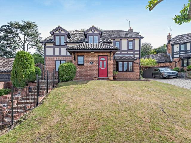 5 bedroom detached house for sale