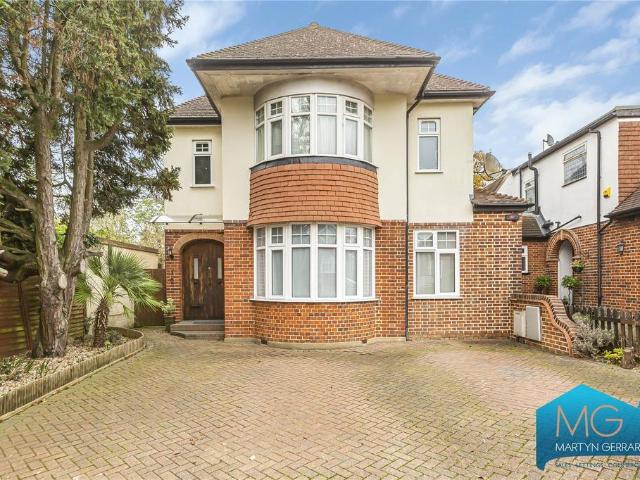 5 bedroom detached house for sale