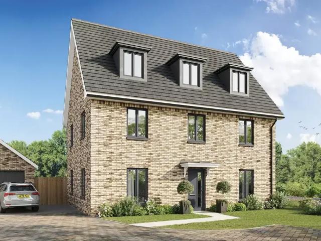 5 bedroom detached house for sale