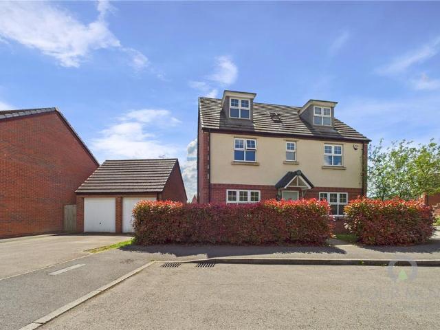 5 bedroom detached house for sale