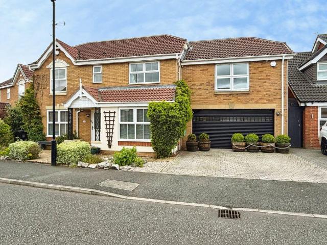 5 bedroom detached house for sale