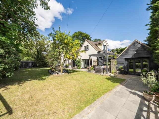 5 bedroom detached house for sale