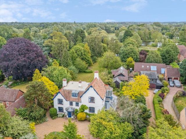 5 bedroom detached house for sale