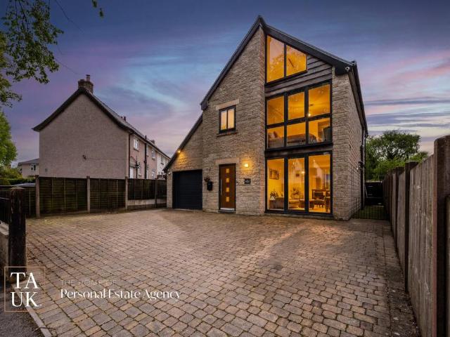 5 bedroom detached house for sale