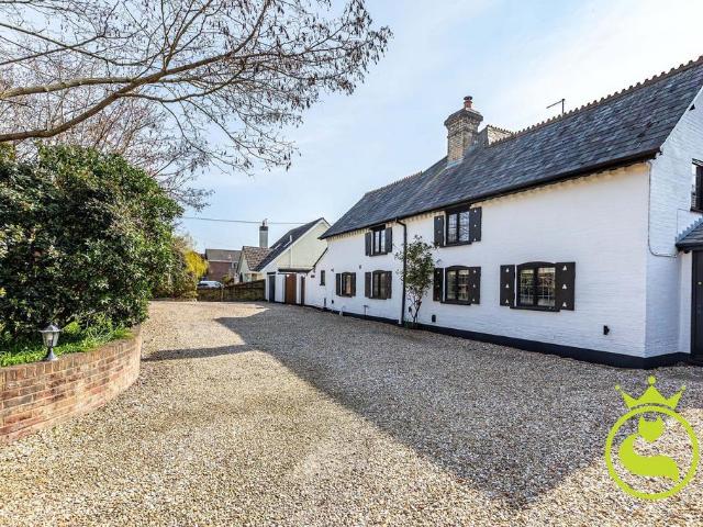 5 bedroom detached house for sale