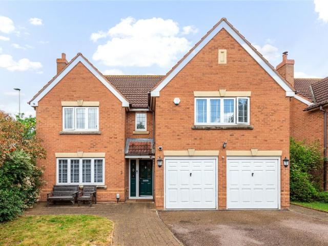 5 bedroom detached house for sale