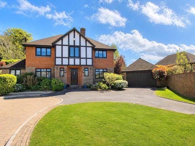 5 bedroom detached house for sale