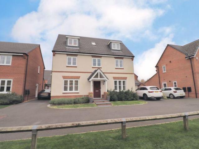 5 bedroom detached house for sale