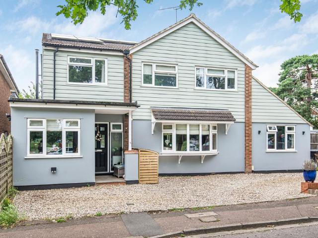 5 bedroom detached house for sale