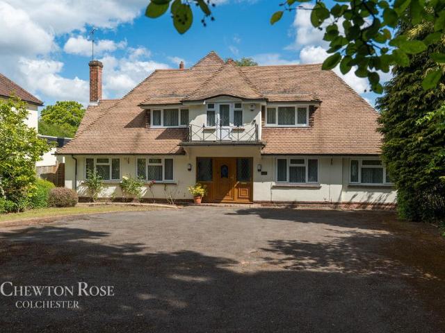 5 bedroom detached house for sale