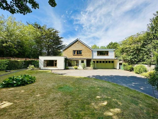 5 bedroom detached house for sale