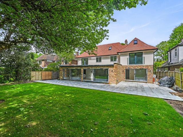 5 bedroom detached house for sale