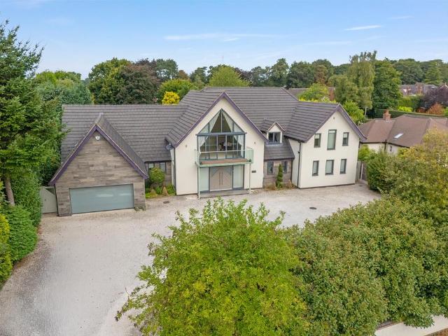5 bedroom detached house for sale