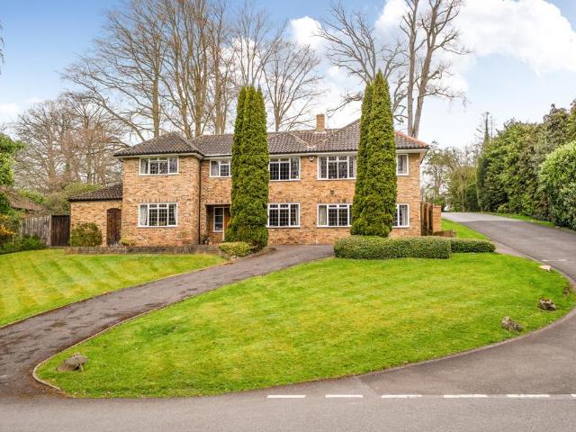 5 bedroom detached house for sale