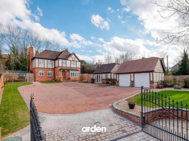 5 bedroom detached house for sale