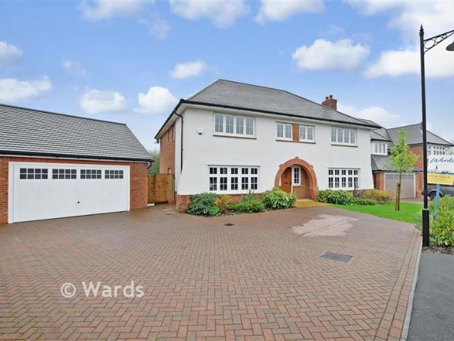 5 bedroom detached house for sale
