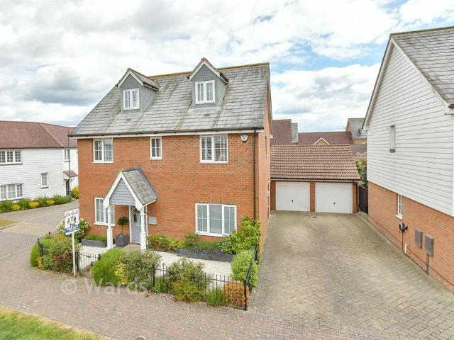 5 bedroom detached house for sale