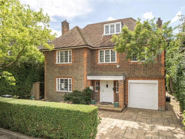 5 bedroom detached house for sale