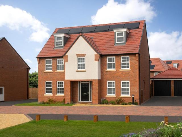 5 bedroom detached house for sale
