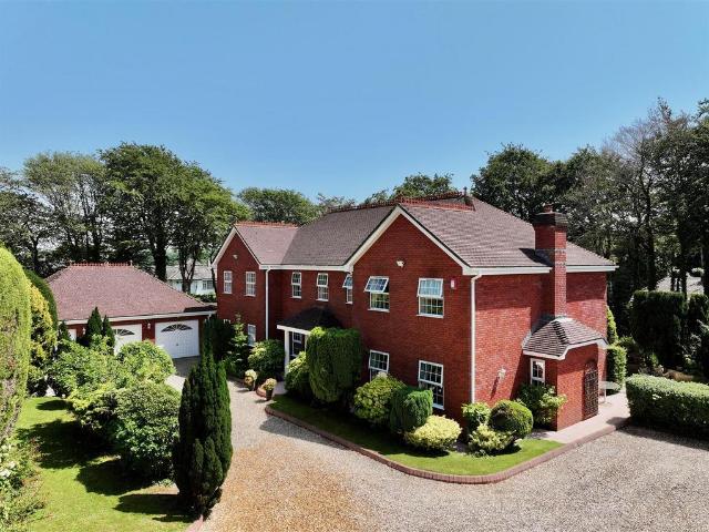 5 bedroom detached house for sale