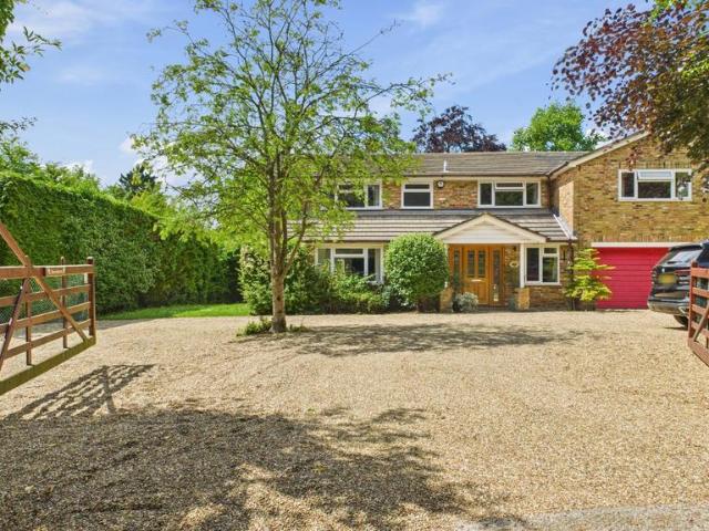 5 bedroom detached house for sale