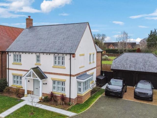 5 bedroom detached house for sale
