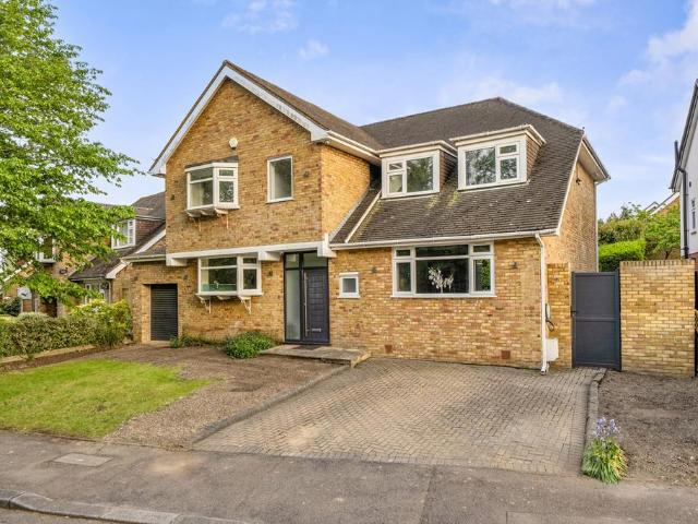 5 bedroom detached house for sale