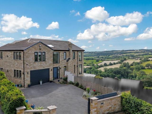 5 bedroom detached house for sale