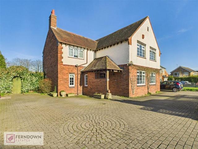 5 bedroom detached house for sale