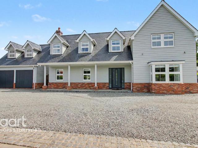 5 bedroom detached house for sale