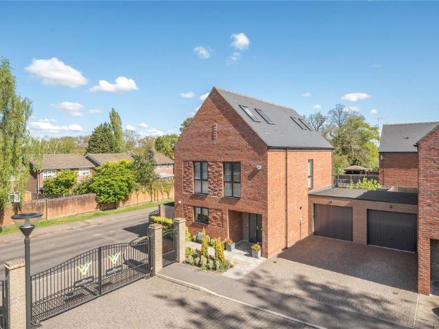 5 bedroom detached house for sale