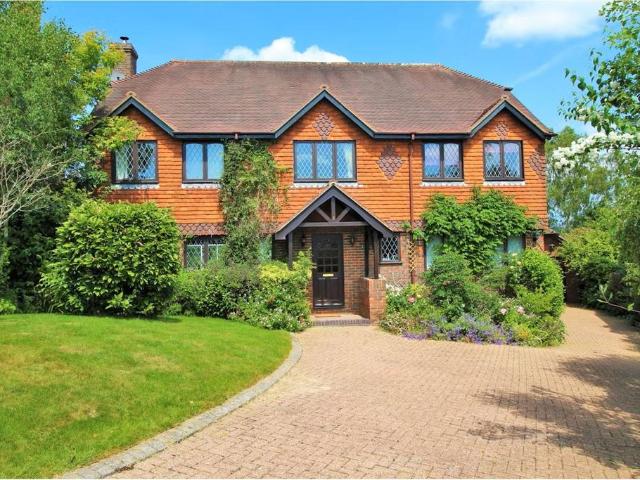 5 bedroom detached house for sale