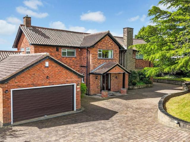 5 bedroom detached house for sale
