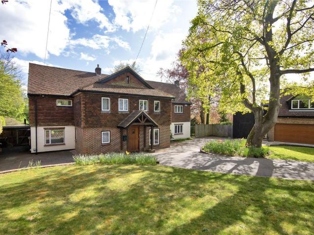 5 bedroom detached house for sale