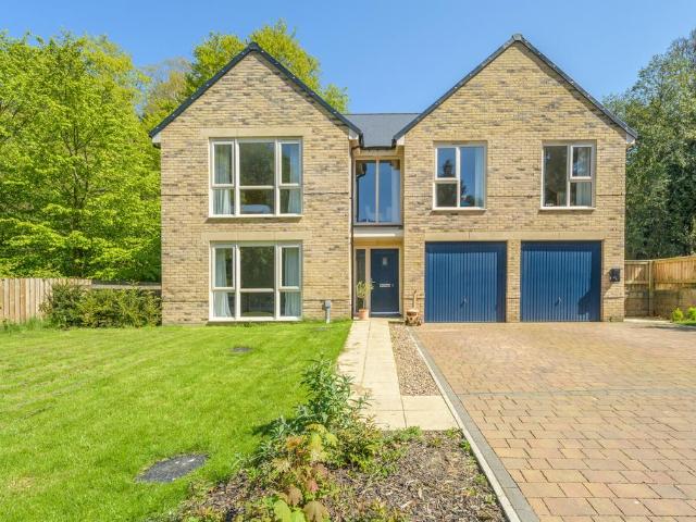 5 bedroom detached house for sale