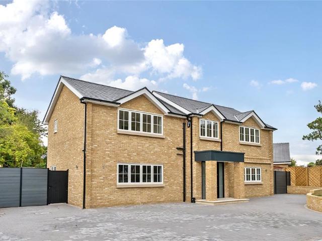 5 bedroom detached house for sale