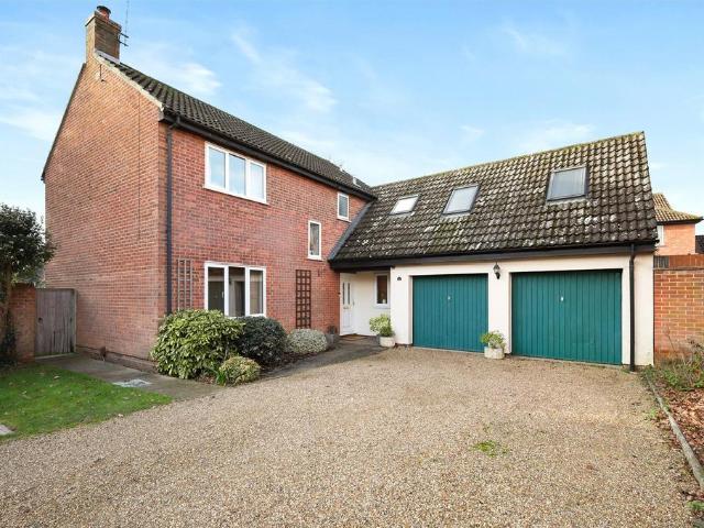 5 bedroom detached house for sale