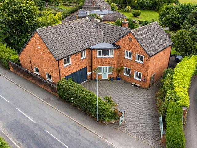 5 bedroom detached house for sale