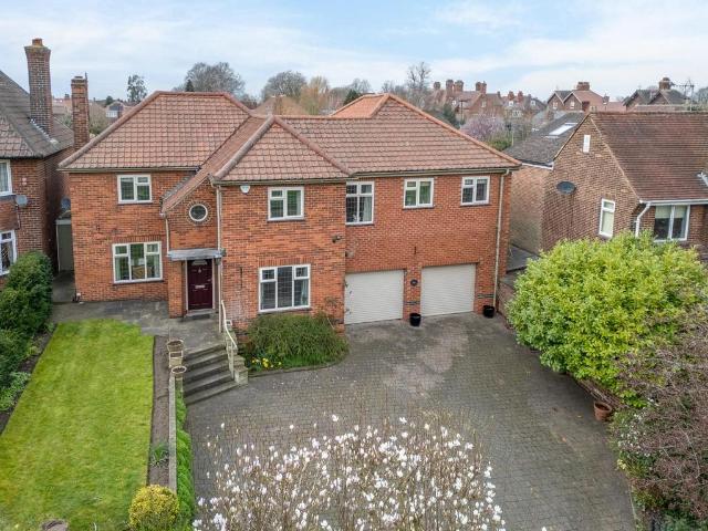 5 bedroom detached house for sale