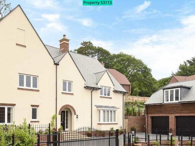 5 bedroom detached house for sale