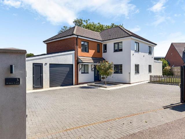 5 bedroom detached house for sale