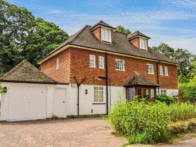 5 bedroom detached house for sale